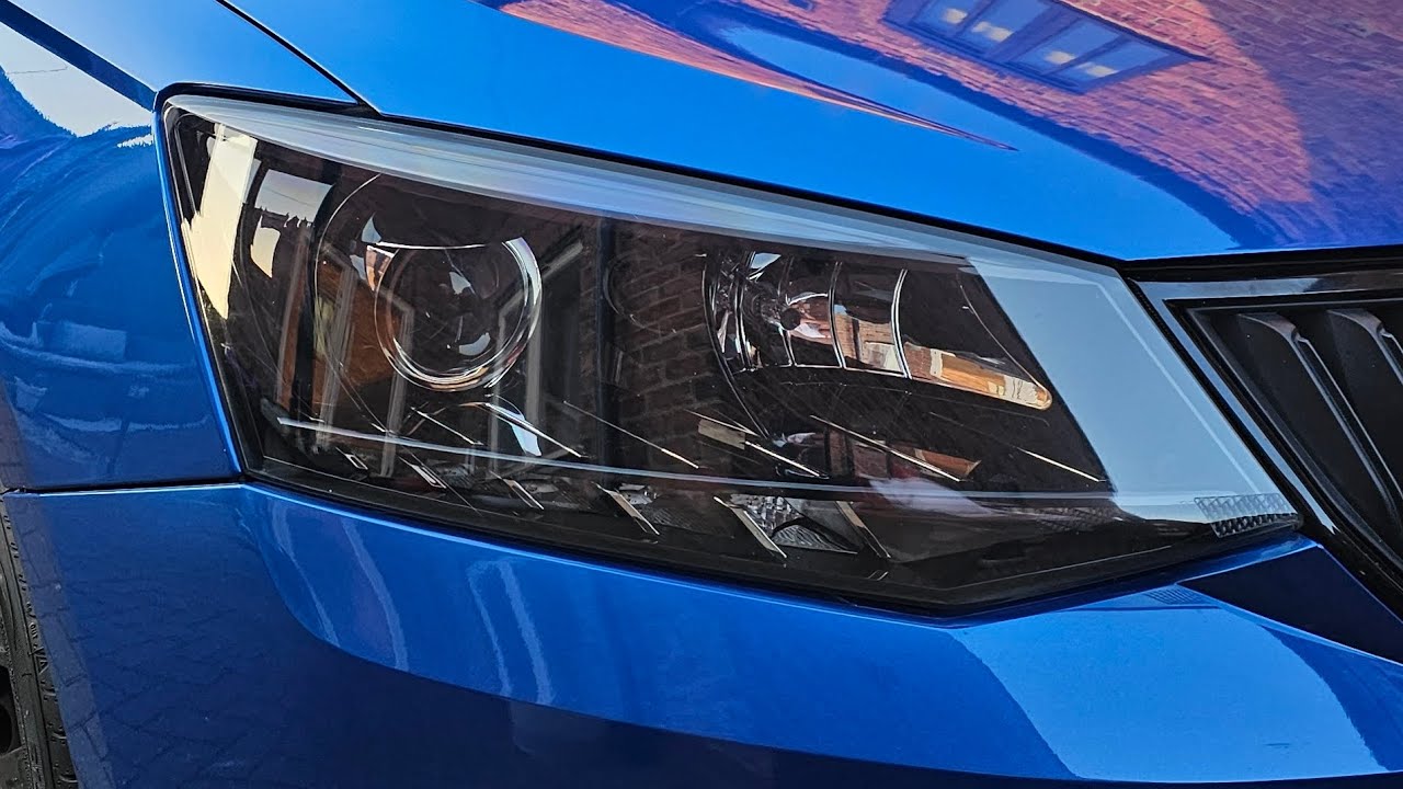 mk3 fabia headlight bulb change how to (projector style) - YouTube