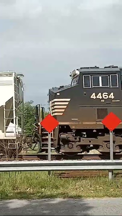 NS #9721 Dash-9 On Point with #4464 AC44C6M at Lenox GA 6-5-24🤓🐎🐎 #railfan - YouTube