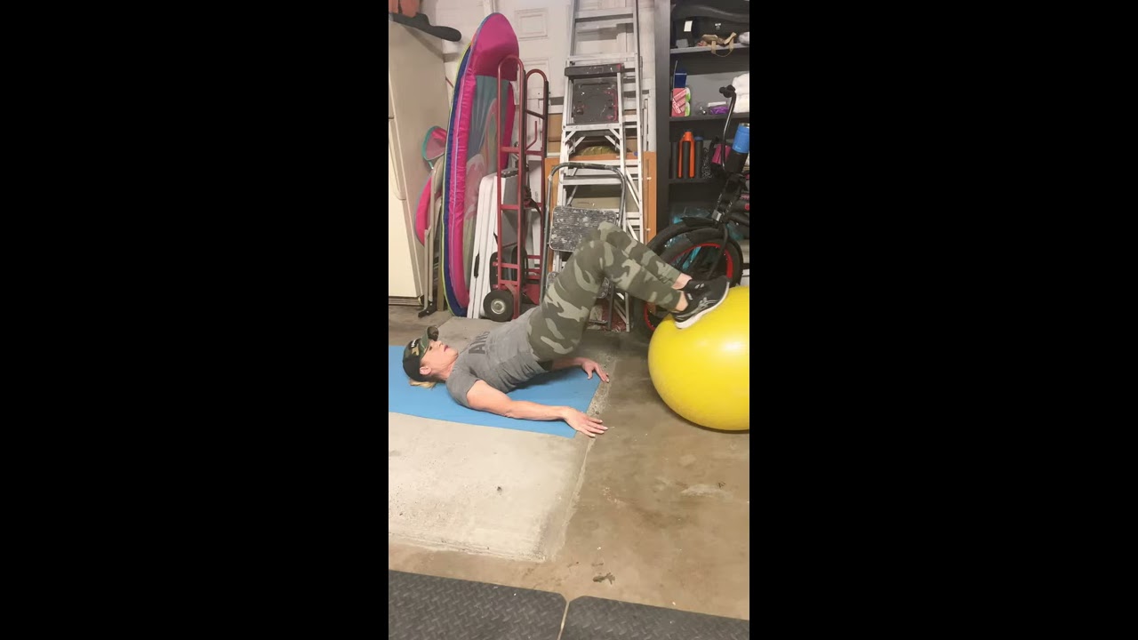 Hamstring ball roll out - YouTube