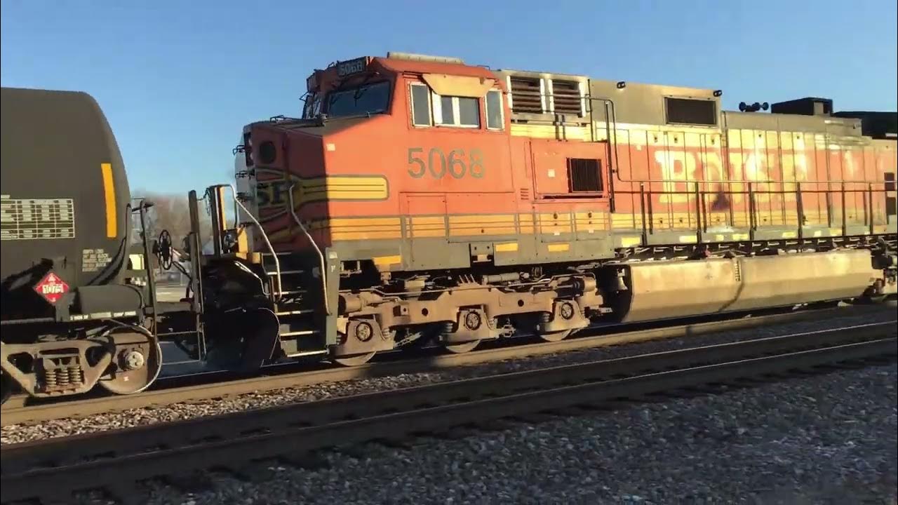 Thanksgiving Weekend Railfanning Part 3 BNSF Mendota sub Mendota, IL 11 25 23 - YouTube