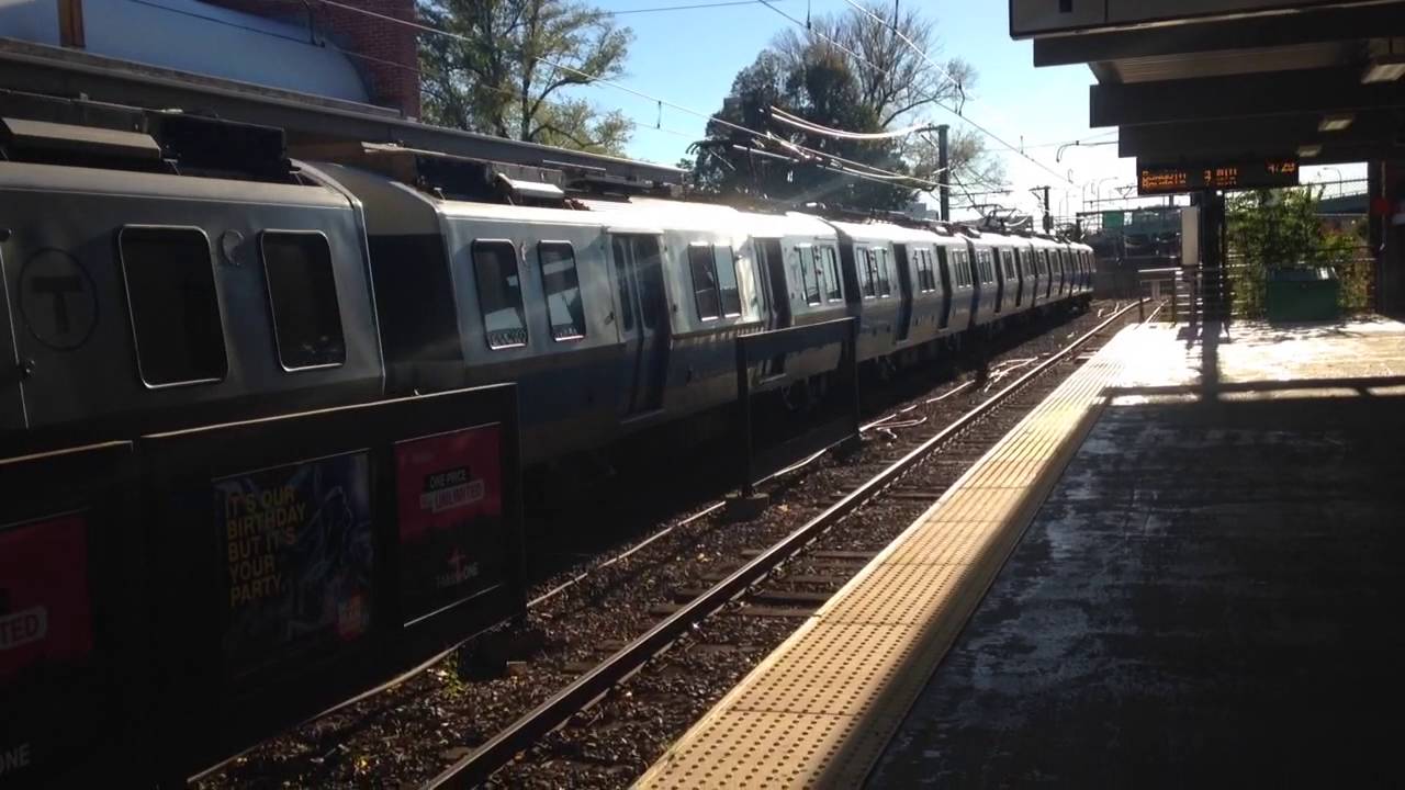 Two MBTA blue line trains at Wood Island - YouTube