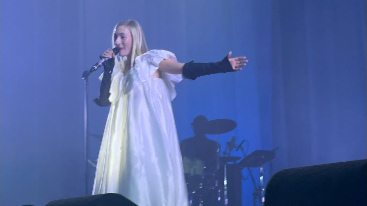 Maria (live) - S10 live in de AFAS 28/4/23 - YouTube