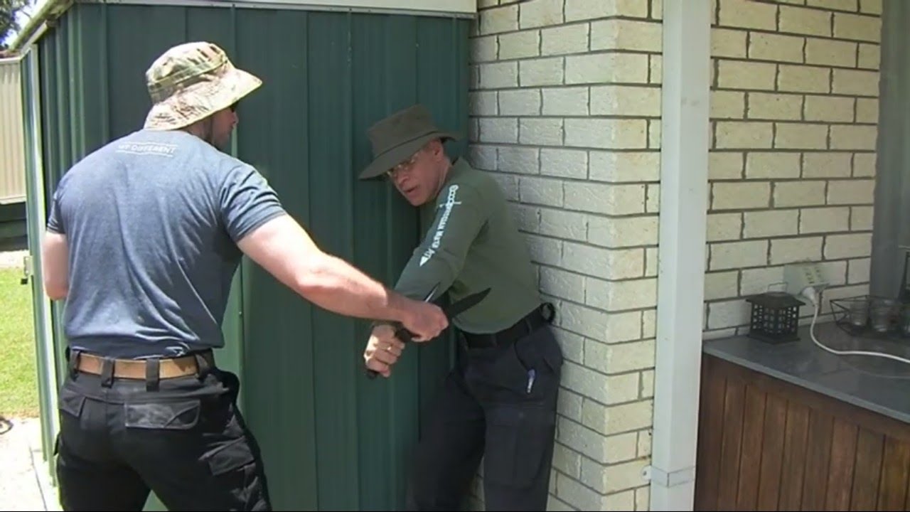 Systema Knife Combat Tutorial (Part 3) - Confined spaces. - YouTube