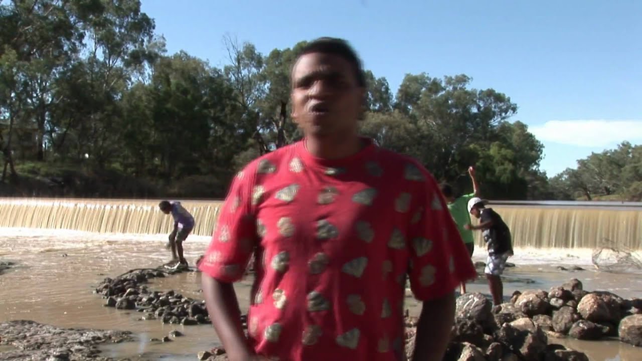 The Colli Crew - A Smile From Biami.mpg - YouTube