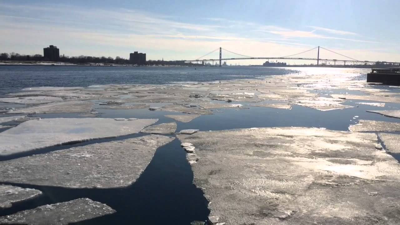 Detroit River Ice Floe - YouTube
