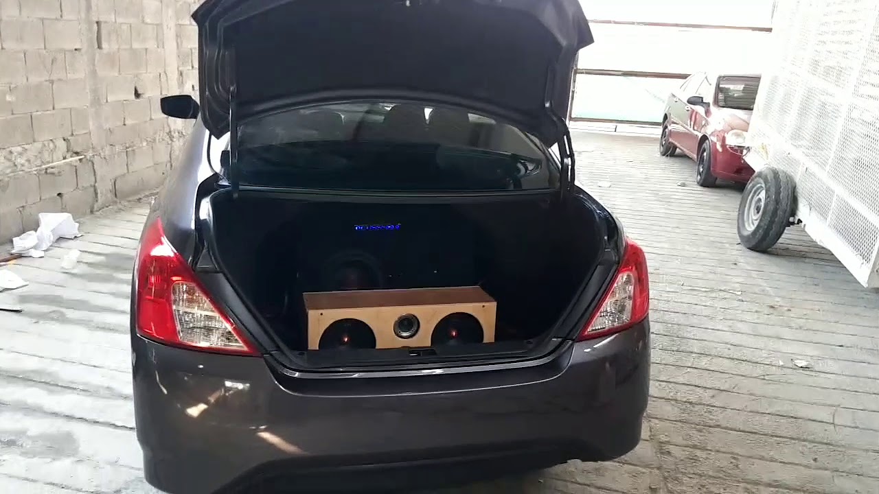 Nissan Versa - YouTube