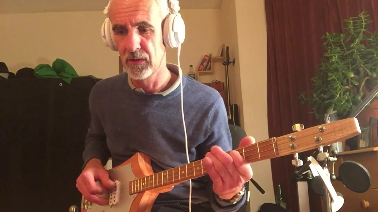 Solid body 4 string Straight through neck - YouTube