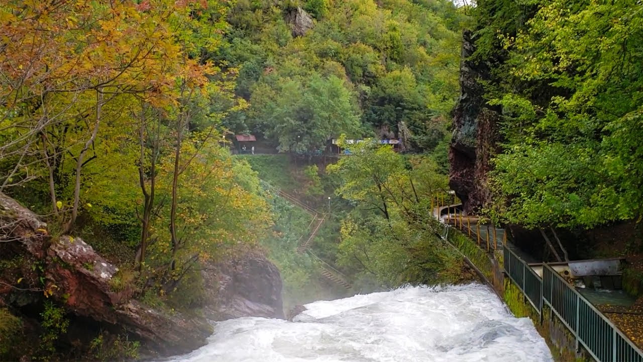 Burimi i Drinit dhe Shpella e Radacit (Travel Video) - YouTube