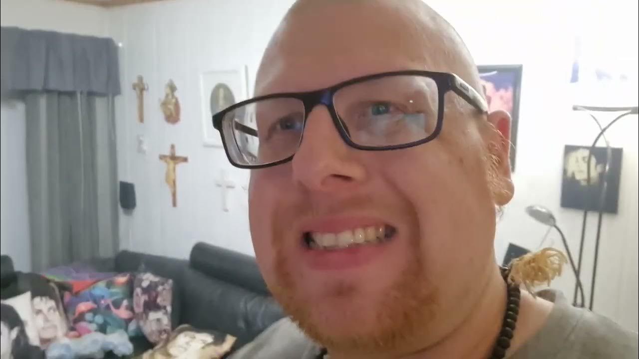 Hører På Klovner I Kamp, På YouTube, Og Brenner Røkelse. - YouTube