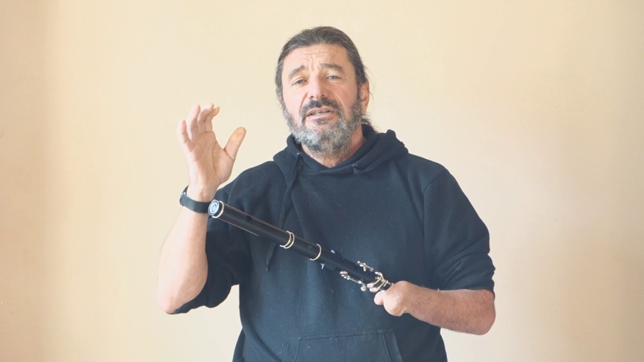 Per Tallec - One Handed Flute Payer - YouTube