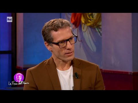 Andrea Maggi, il prof de "Il Collegio" - La fisica dell'amore 07/11 ...