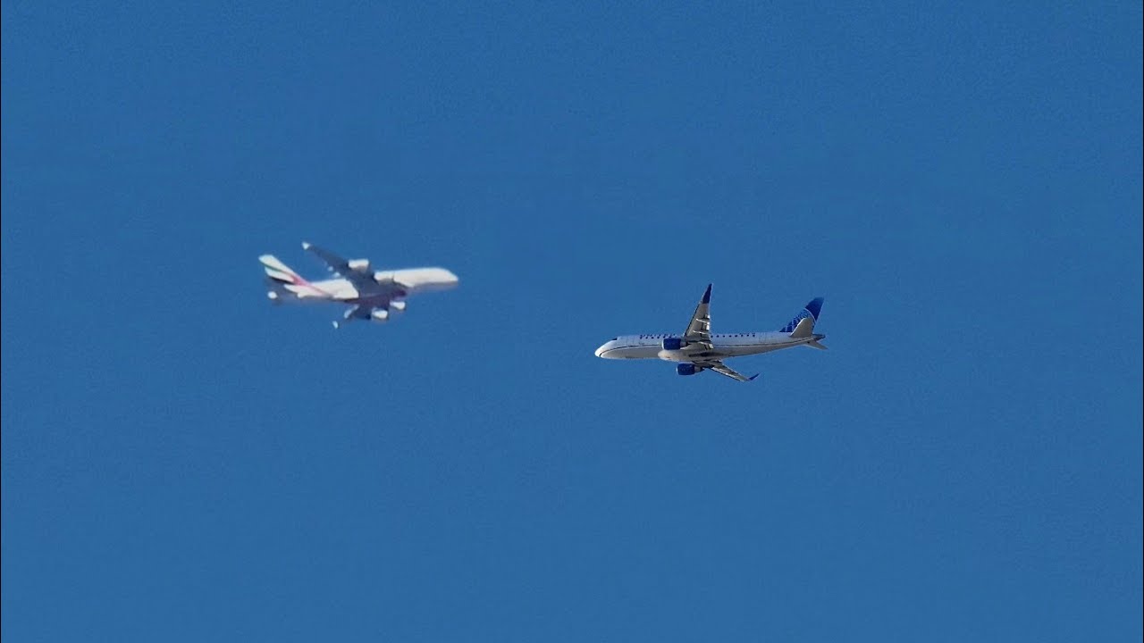 Two planes in the distance crossed each other's path. #laxplanespotting ...