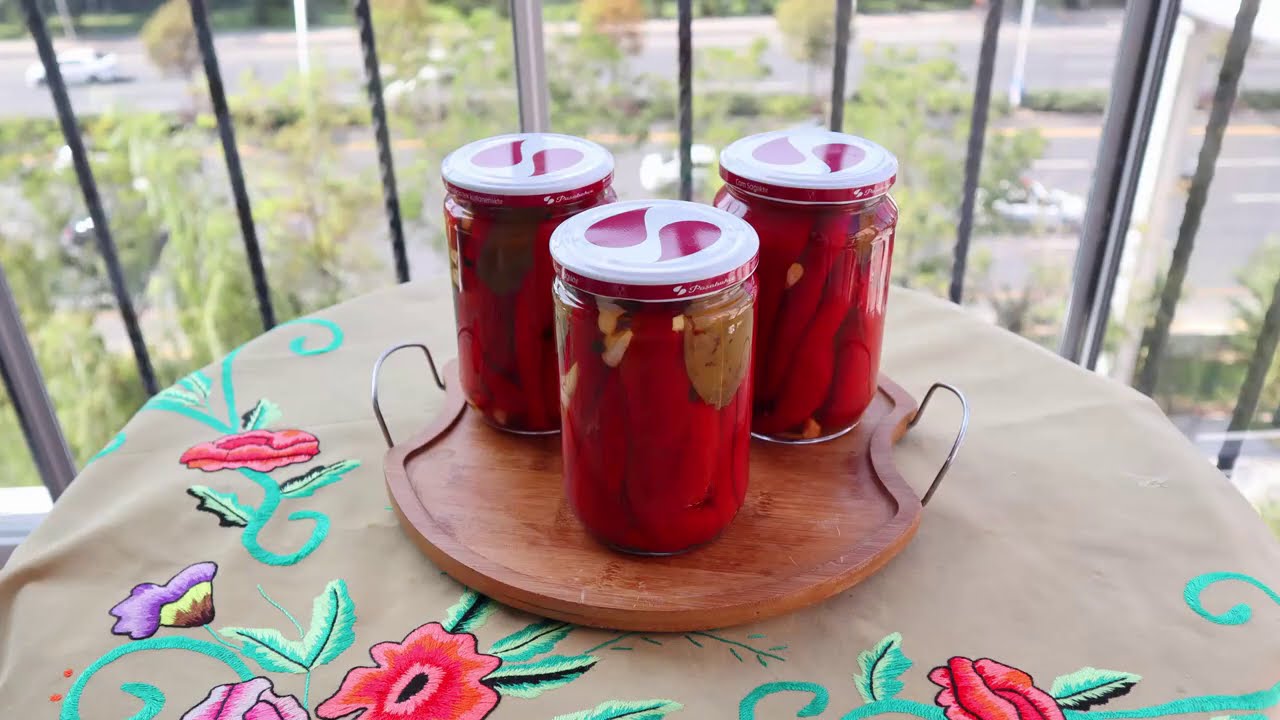 Si te pergatisim Gogozhare konserve. Speca te kuq gogozhare pa lekure ...