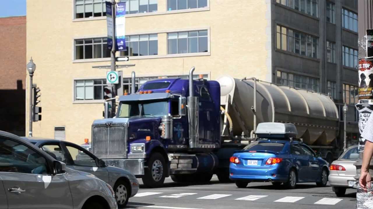 VEHICLE EYE CANDY IN DOWNTOWN QUEBEC CITY - YouTube