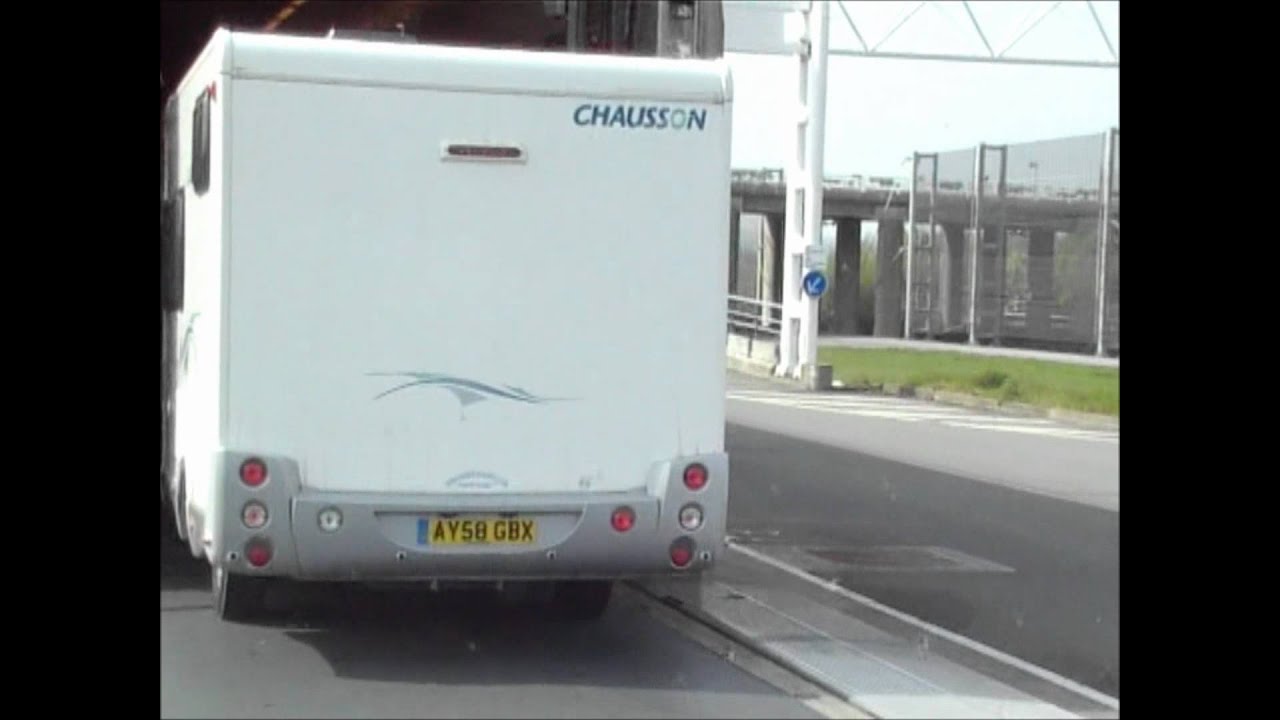 Embarquement sur la navette Eurotunnel à Calais - YouTube