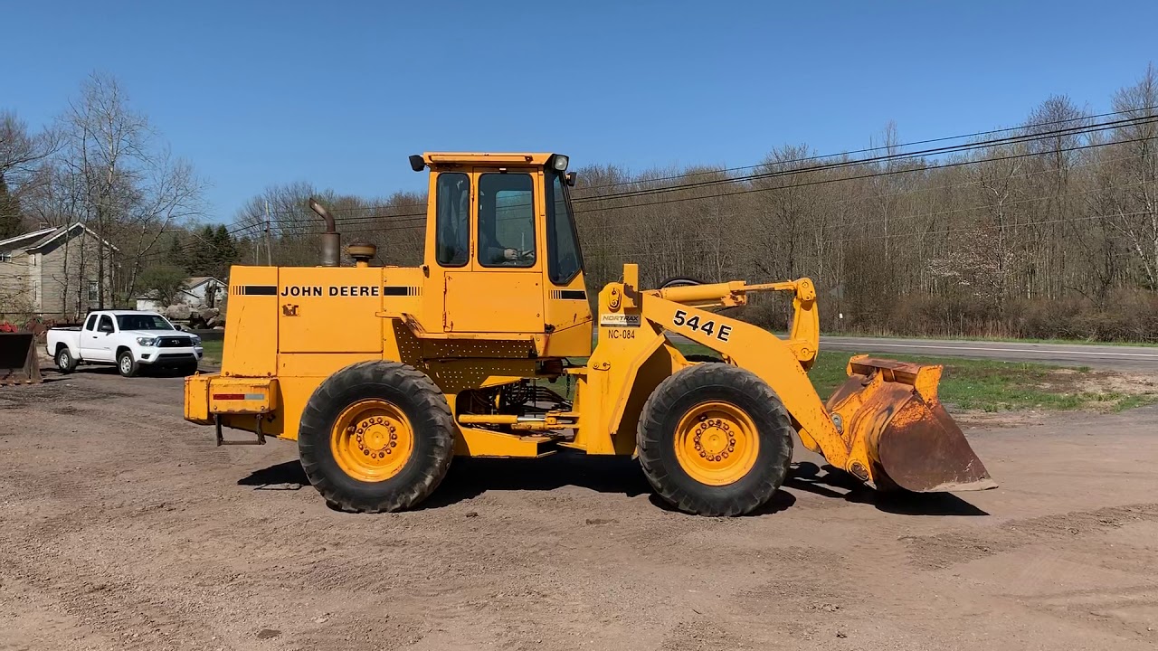 John Deere 544E - YouTube