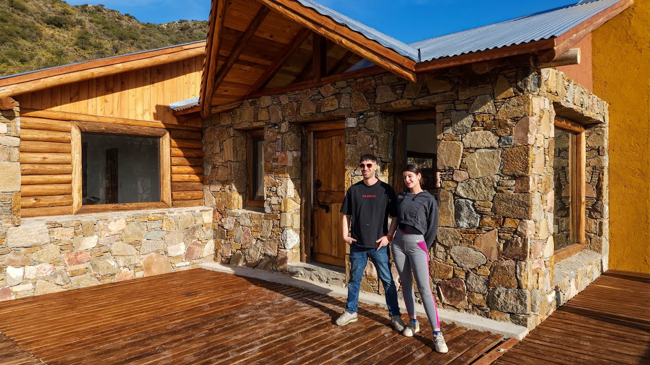Construyeron Una Cabaña De Troncos Y Piedras En El Medio Del Monte Mamull Kura San Luis Youtube