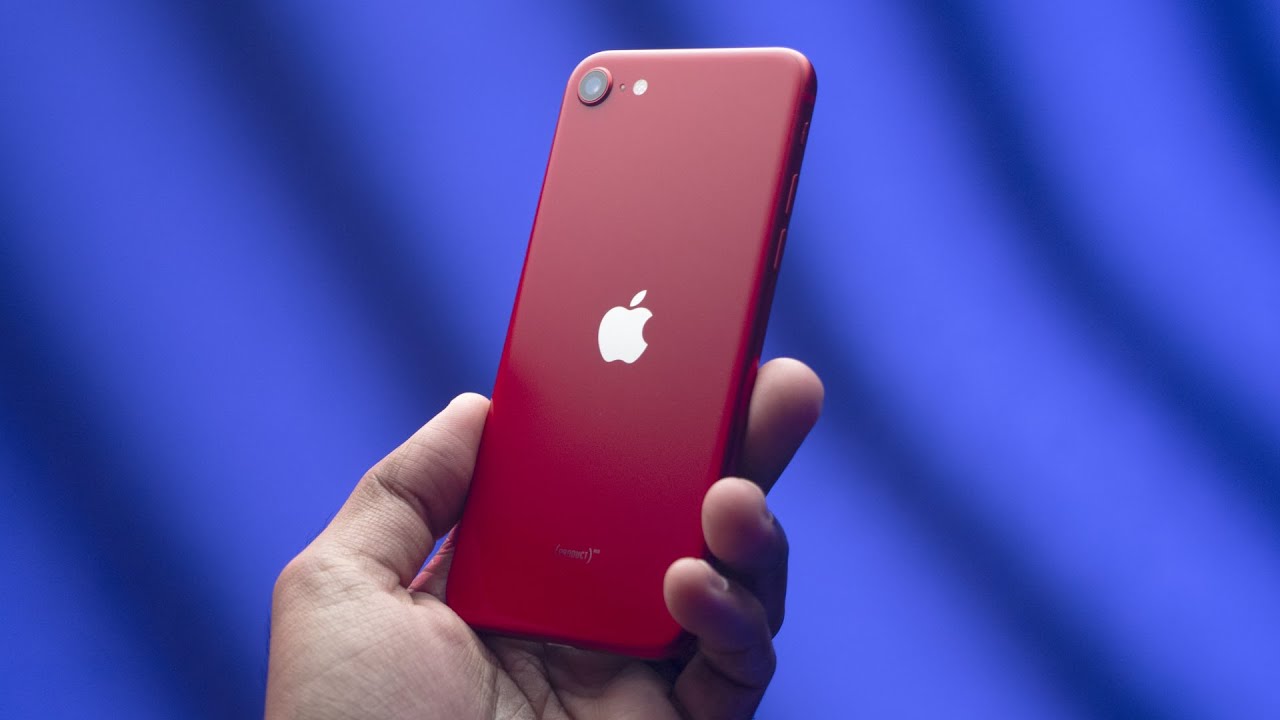 iPhone SE 2 Review! Small yet powerful? - YouTube