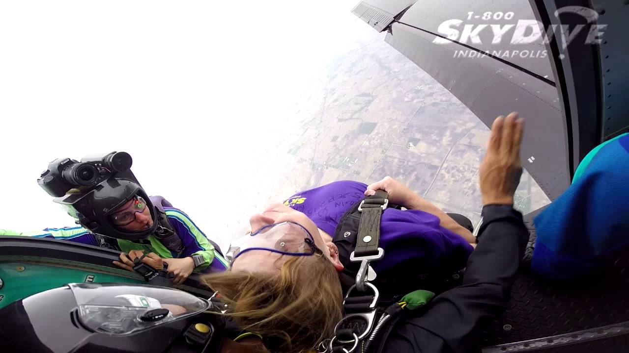 Lisa Shiflet's Tandem skydive! - YouTube