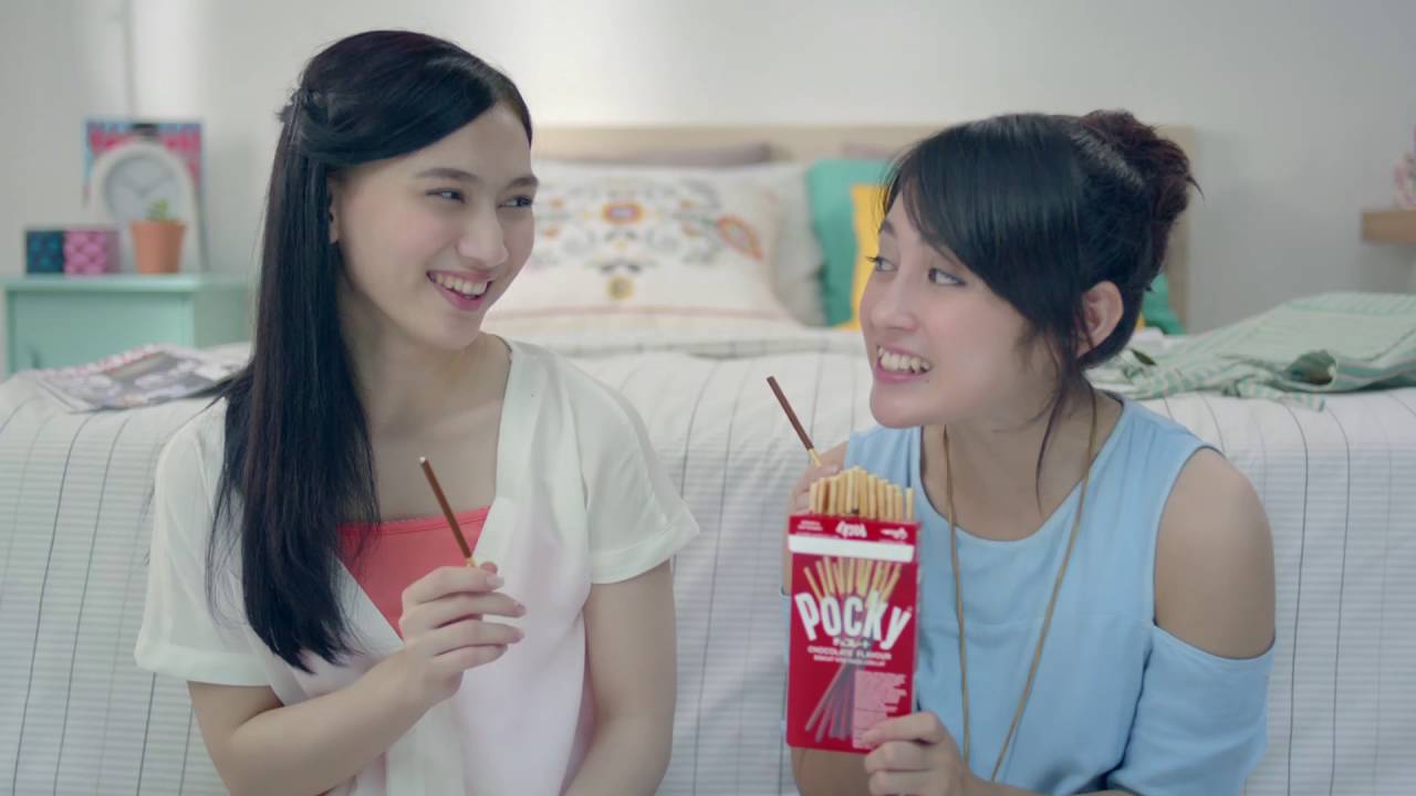 Pocky "Your Smile Makes Me Happy" - YouTube