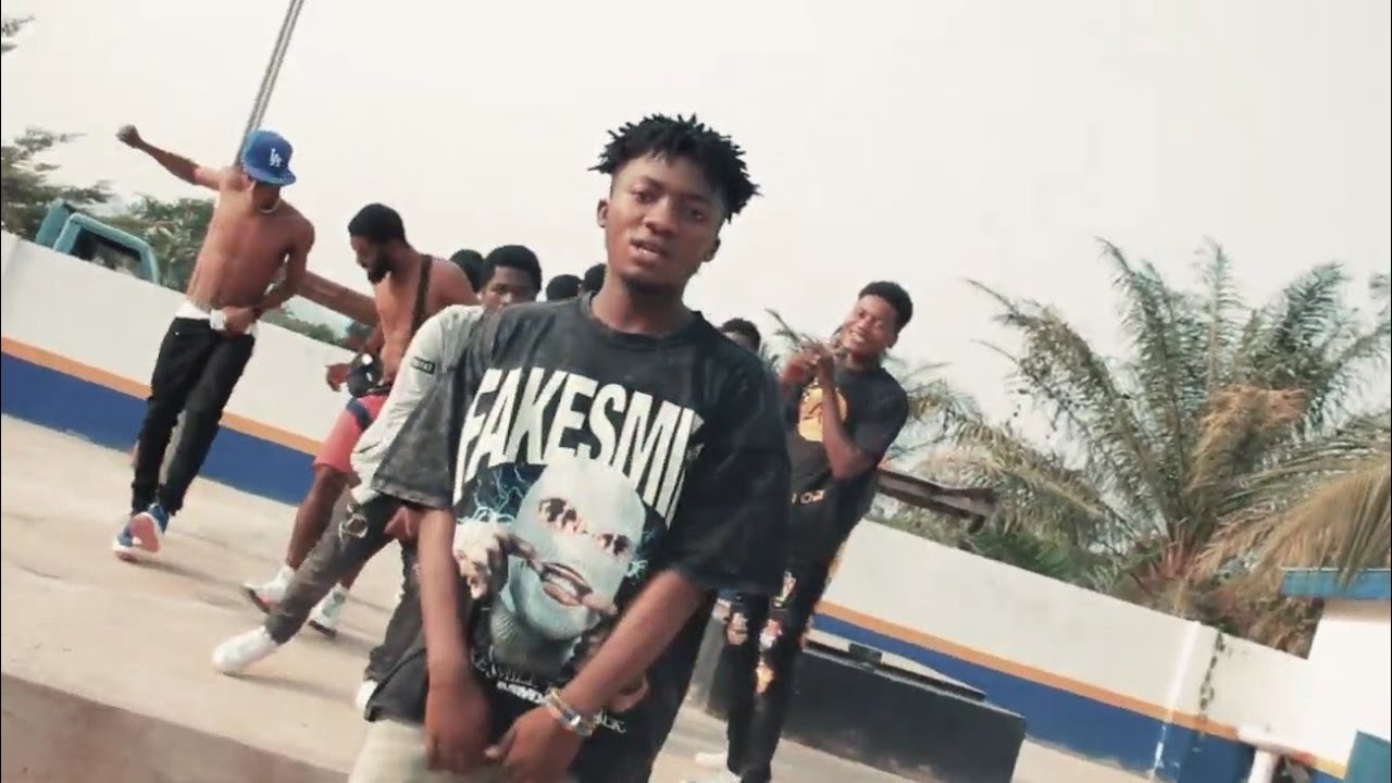 Kwesi Amewuga drop barrrsss on this song De3 B3si B3si by Akwasi Emrys ...