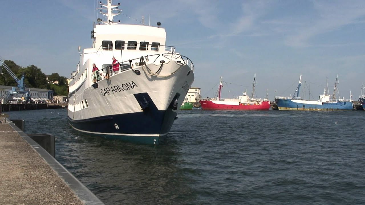 MS "CAP ARKONA" legt an in Sassnitz - HD - YouTube