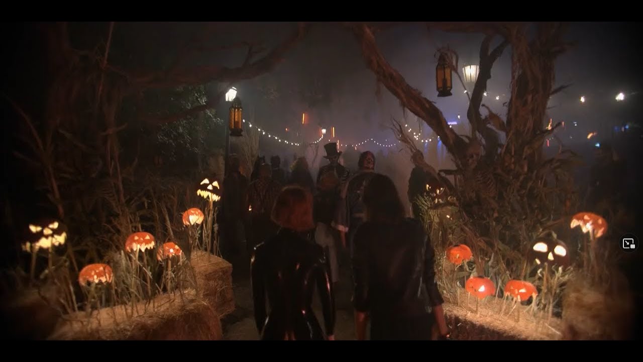 AHS Rubber(wo)man: Ruby's & Scarlett's Halloween Dancing Scene - YouTube