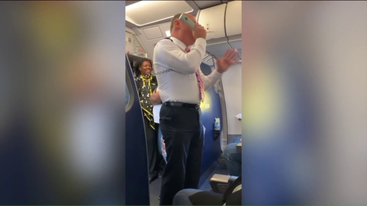 Spirit Airlines passenger vomits on woman's hair on flight out of ...