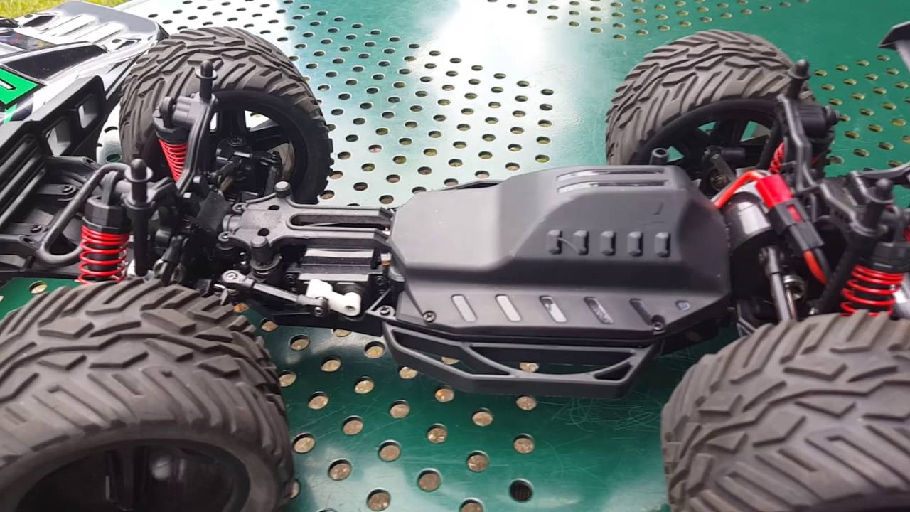 RC CAR TEST AND FUN AT PARK WITH FAMILY - YouTube