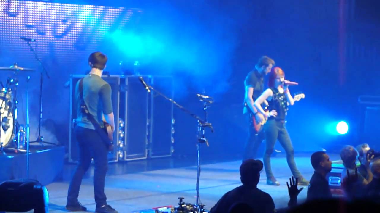 Paramore - Misery Business - Honda Civic Tour - Verizon Theater (Grand ...
