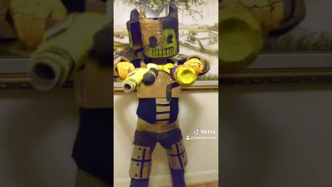 Bendy Bot (Animatronic) cosplay tiktok part 4 (new gun challenge) - YouTube