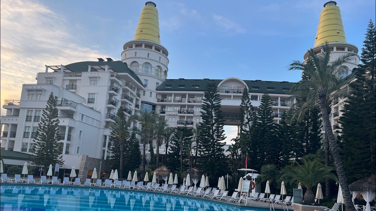 Delphin Diva Premiere 2022 - YouTube