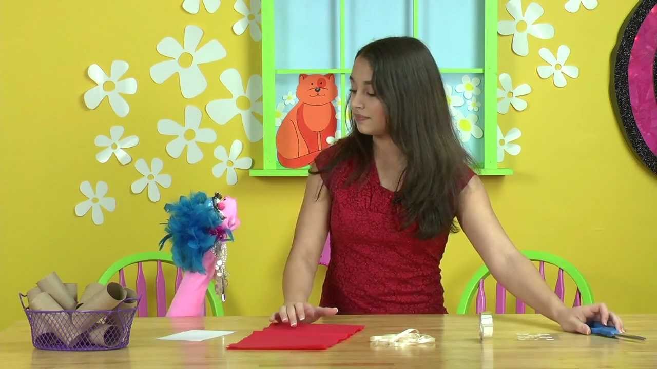 Elena's Crazy Kitchen / The Craft Studio: Party Poppers - YouTube