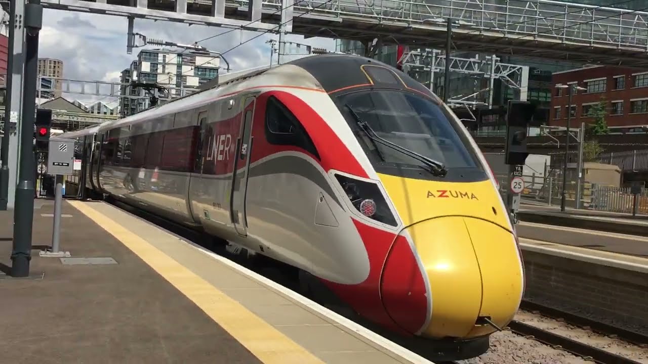 Liner/Azuma train departing kings cross station!!! - YouTube