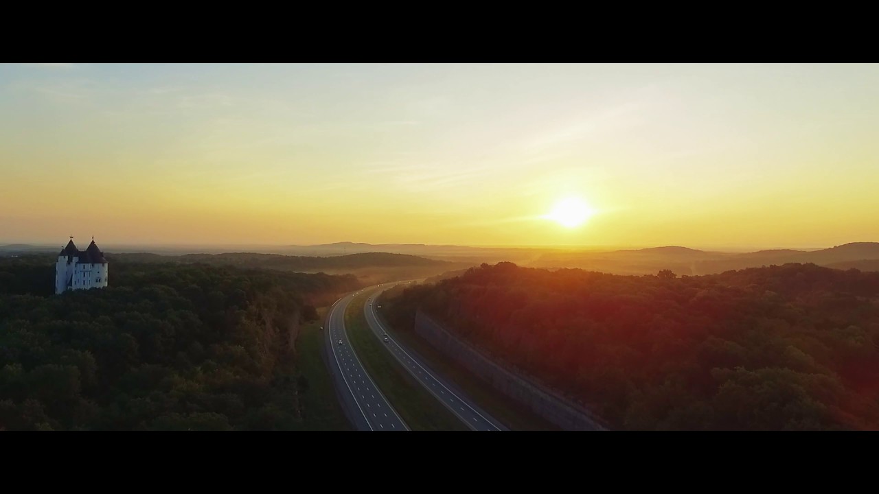 Glimpse of Castle Gwynn on 840 Tennessee - YouTube