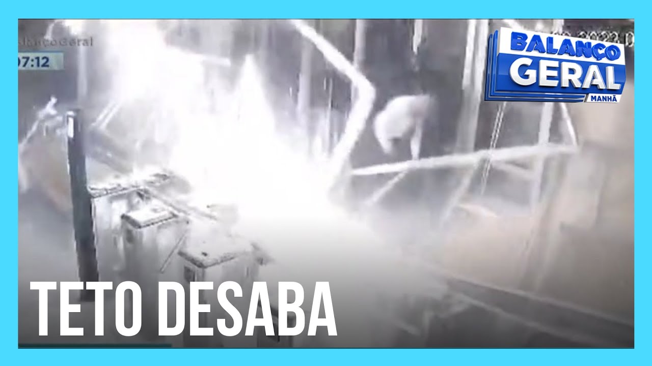 Teto de prédio de luxo em SP desaba em cima de porteiro - YouTube