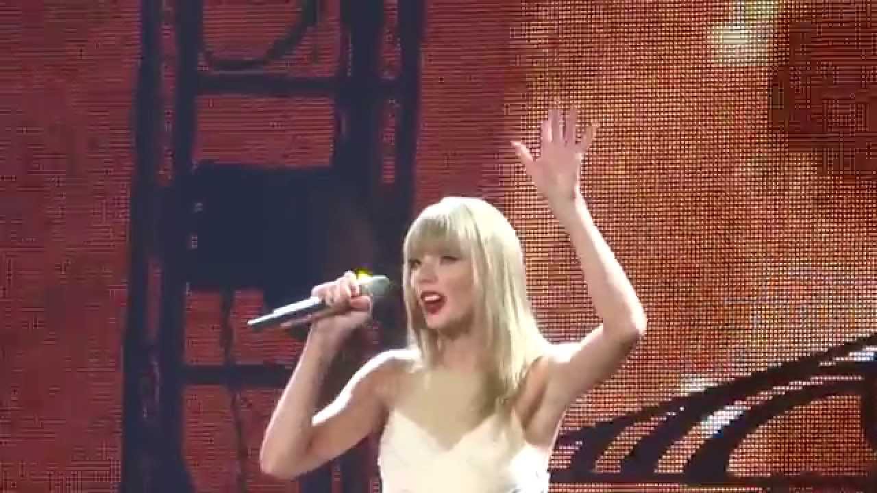 Taylor Swift Red Tour Love Story