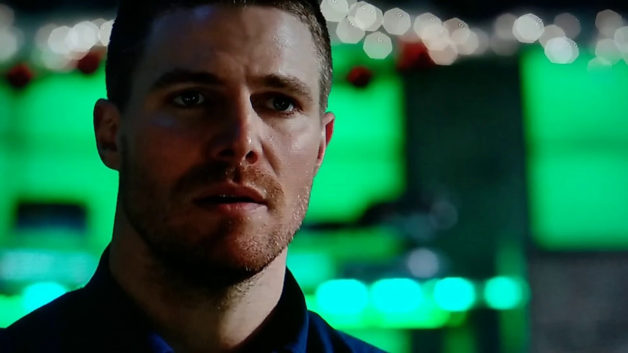 Malcom le muestra el vídeo a Oliver - YouTube