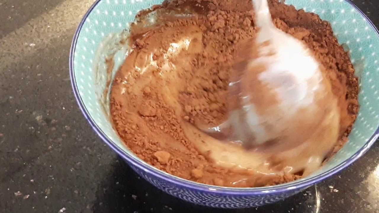 Easy No-Cook Homemade Chocolate Ice Cream - YouTube