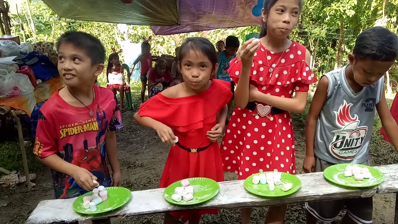 Marsmallow eating contest.(kids edition) - YouTube