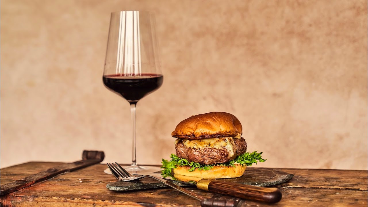 Sara Døscher: Slik velger du riktig rødvin - YouTube