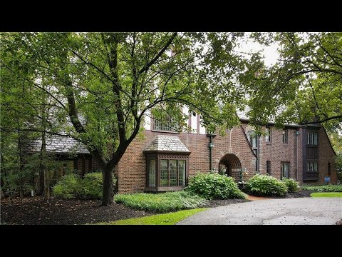 Merriman Road Akron Tour this Beautiful Landmark in the Community - YouTube