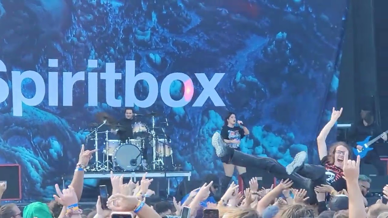 Spiritbox Live Louder Than Life 2022 - YouTube