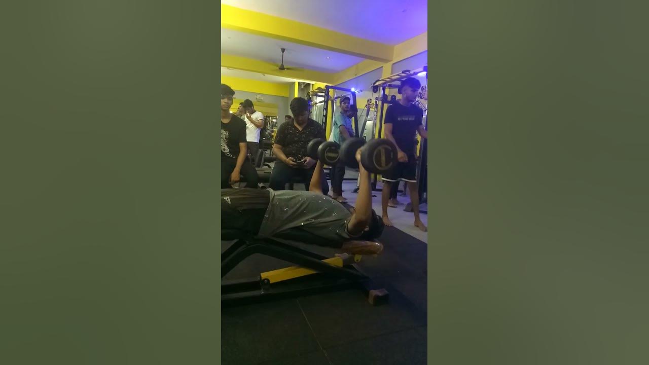 Dumbbell press chest workout 40kg #40kg #shot #gymlover #gym #gymmotivation #gymworkout #gymlife ...