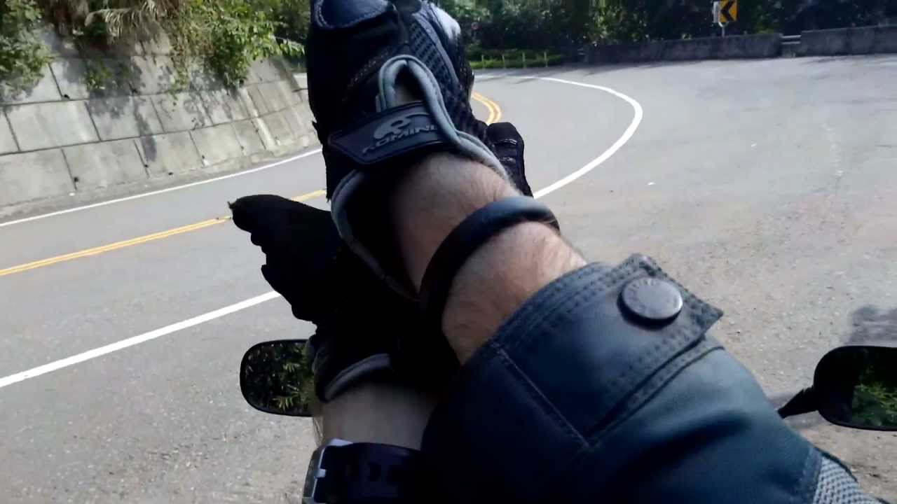 Knee Down Cornering - YouTube