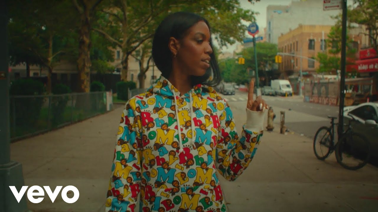 BAYLI - foreigner (Official Music Video) - YouTube