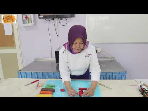 Marzipan Modelling - YouTube