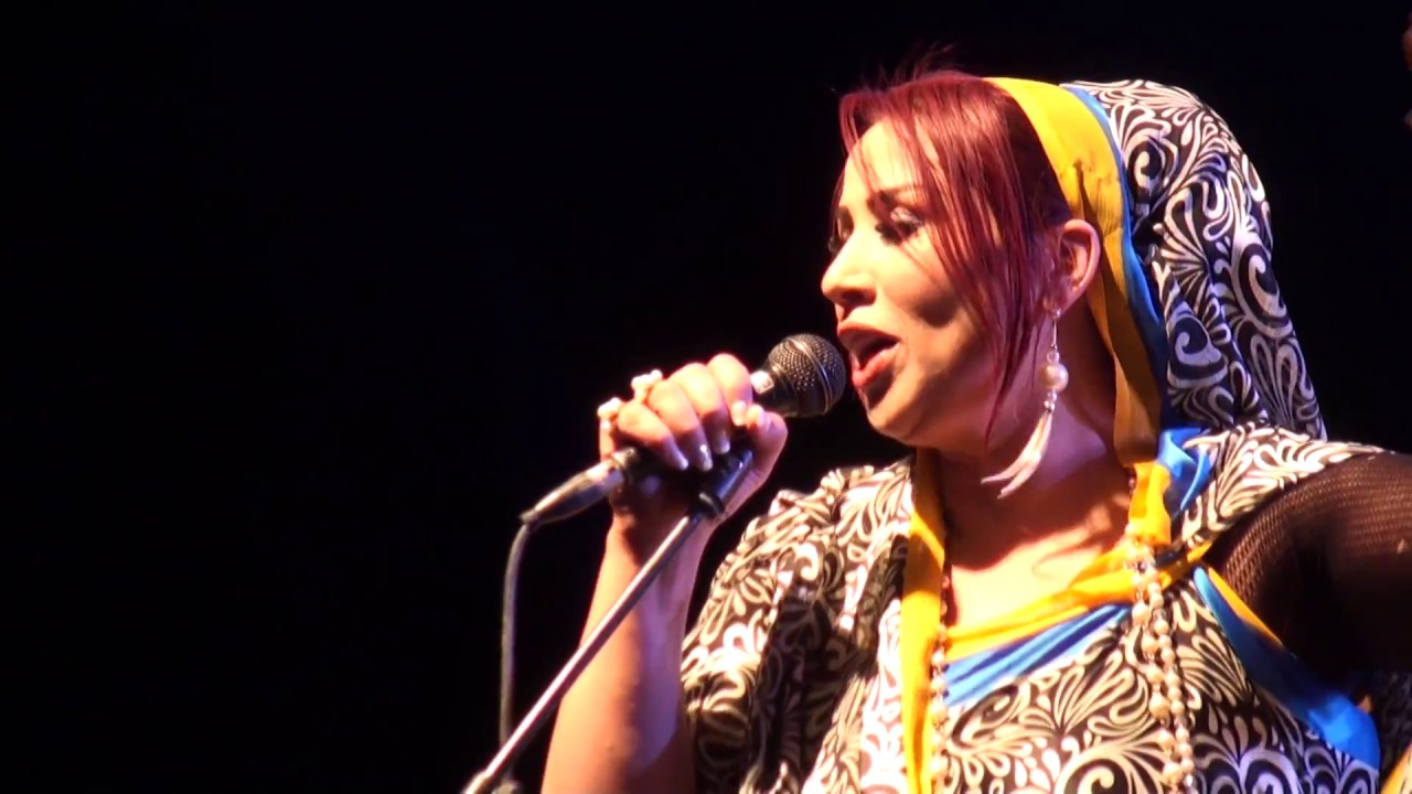 Saida Charaf festival des nomades M'Hamid 2017 RAGGADA الذركَادة - YouTube