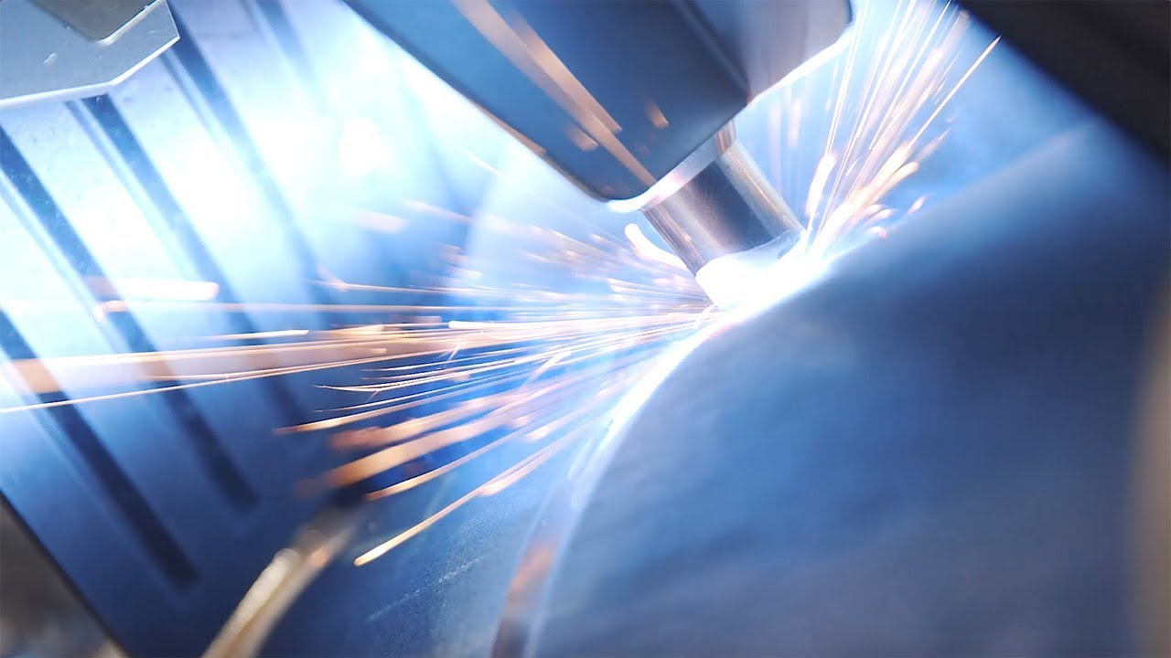 Innovative Pipe Welding Robot Integrates Miller MIG Welder - YouTube