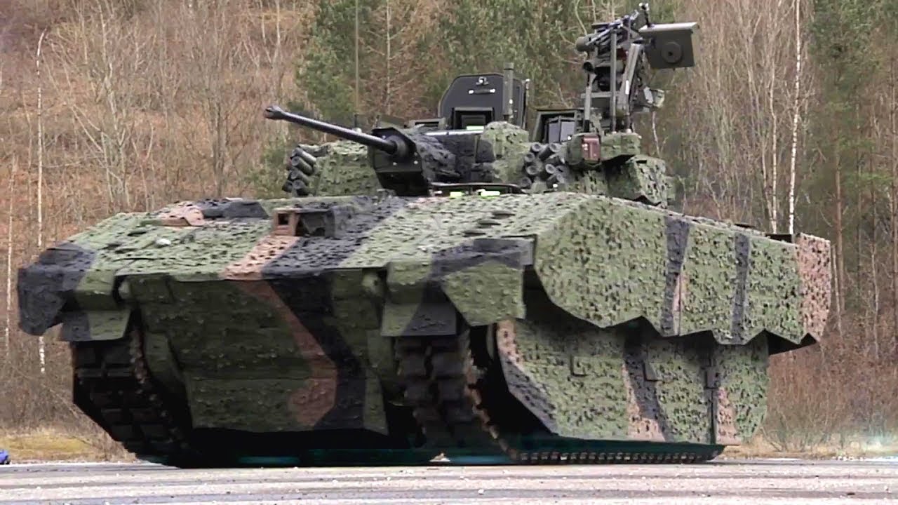 The United Kingdom's future weapon. British military developments and ...